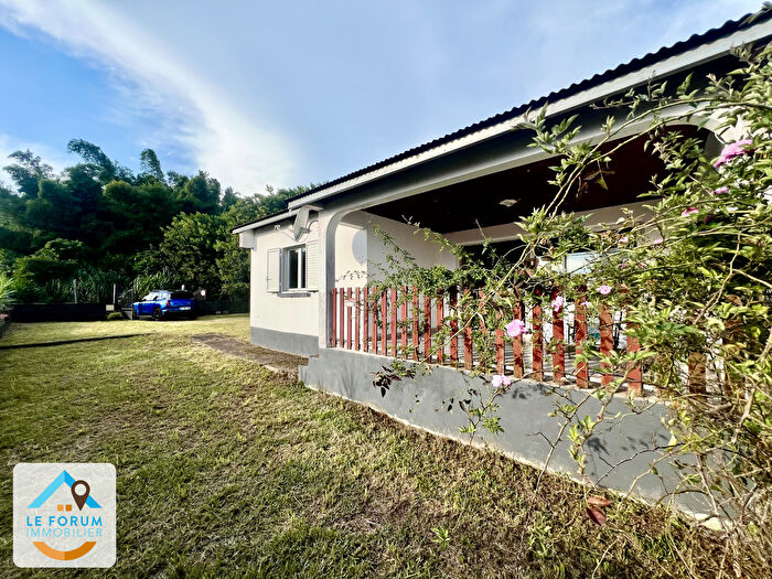 Maison à vendre - Saint-Joseph - 4 pièces - 3 chambres