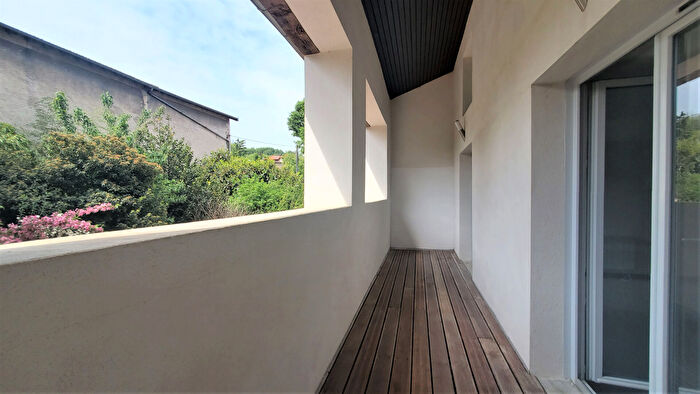 Appartement à louer - Saint-Germain-au-Mont-dOr - 3 pièces - 1 chambre