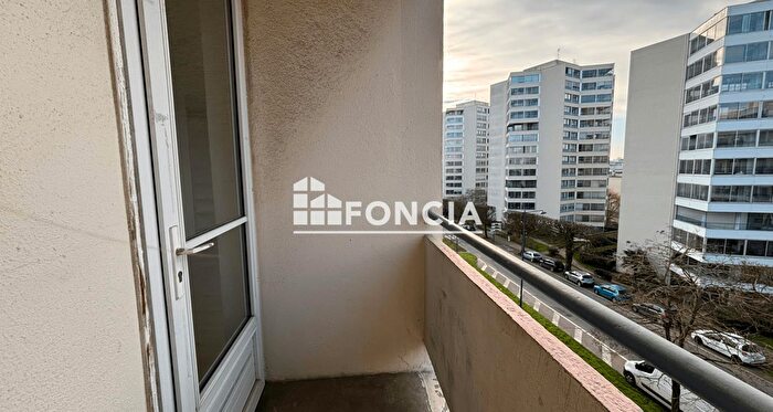 Appartement à vendre - Quartiers Ouest, Bourg lEvesque - 4 pièces - 2 chambres