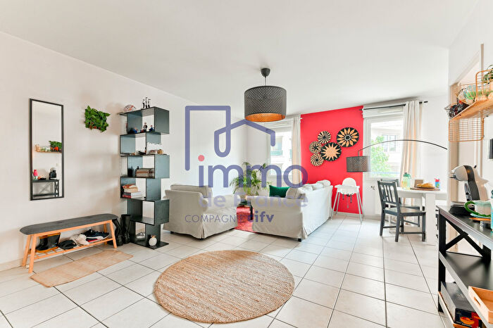 Appartement à vendre - Lyon e  - 3 pièces - 2 chambres