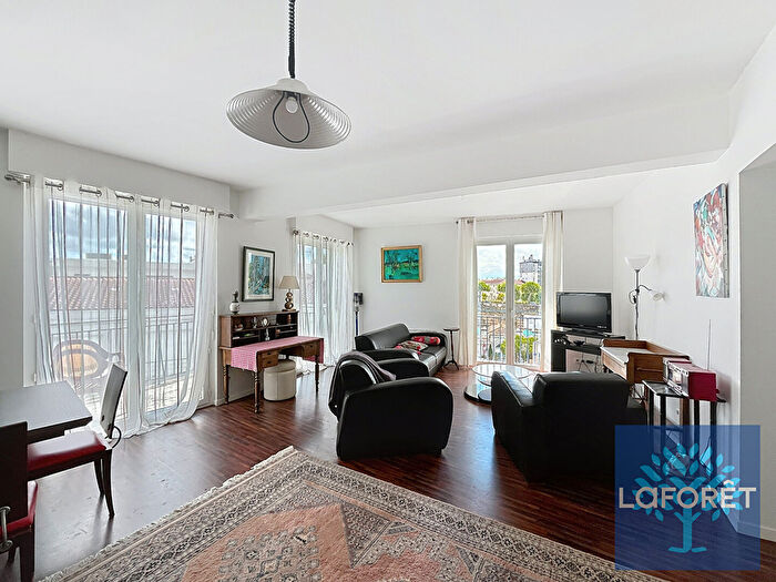 Appartement à louer - Dax, Saint-Pierre - 3 pièces - 2 chambres