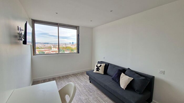 Appartement à louer - Bron, Les Essarts - 1 pièce