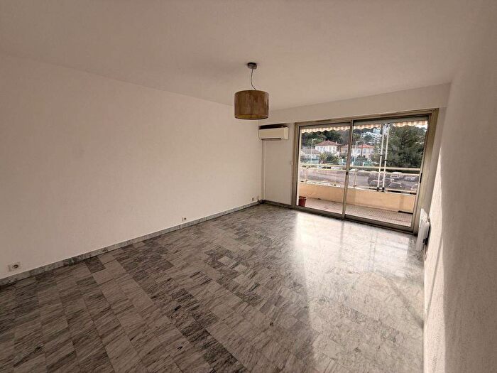 Appartement à louer - Saint Jean-La Gare, Cagnes-sur-Mer - 2 pièces - 1 chambre