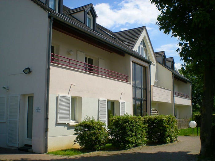 Leclerc-Centre Ouest, Brie-Comte-Robert : Appartement 1 pièce à louer