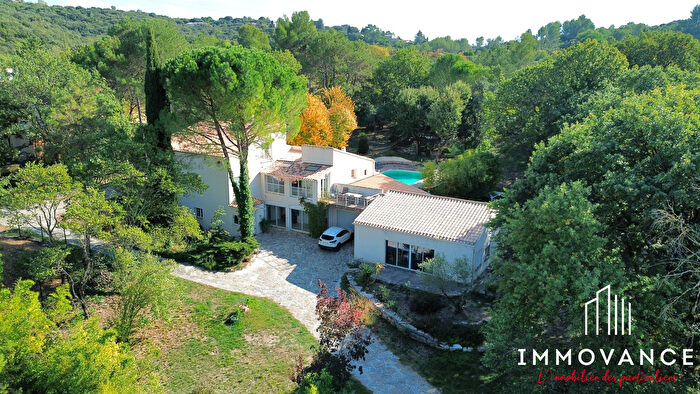 Maison à vendre - Vailhauquès - 8 pièces - 6 chambres