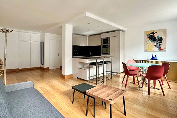 Appartement à louer - Paris e , Simplon, Poissonniers - 2 pièces - 1 chambre