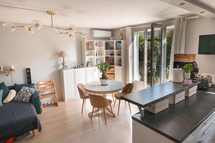 Appartement à vendre - Vaulx-en-Velin, Vaulx en Velin Sud - 4 pièces - 3 chambres