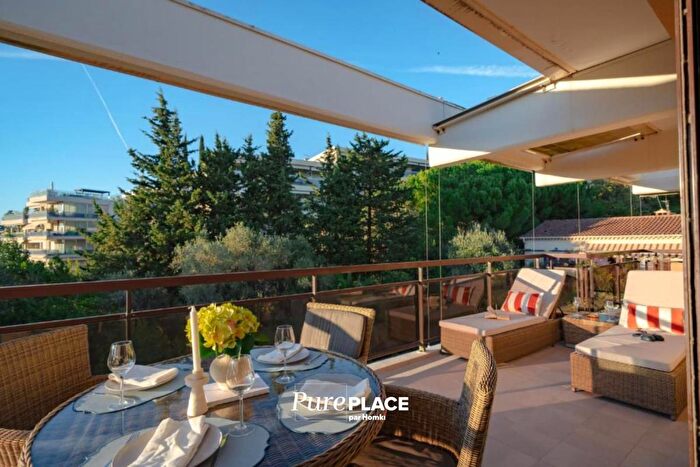 Appartement 2 pièces à vendre à Cannes, Californie Pezou