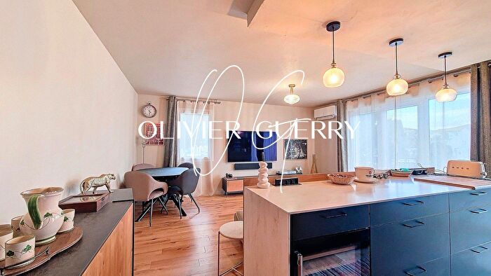 Maisons à vendre et appartements à louer - 1