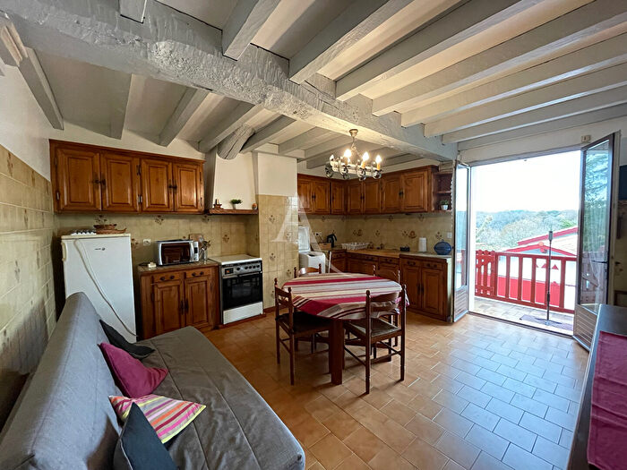 Appartement à louer - Saint-Jean-de-Luz, Jalday, Urthaburu, Balcoin, Alturan - 3 pièces - 2 chambres
