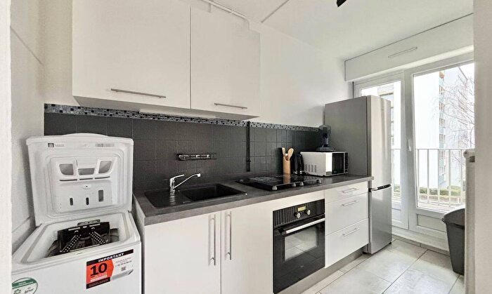 Appartement à louer - Devant les Ponts, Metz - 1 pièce