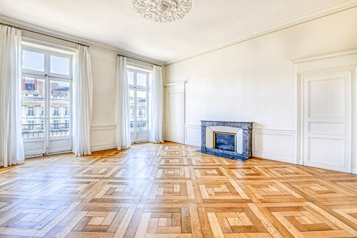 Appartement 5 pièces à louer à Nantes, Centre-ville