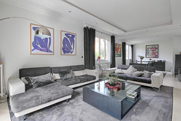 Maison à vendre - Saint-Maur-des-Fossés, La Varenne - 10 pièces - 5 chambres