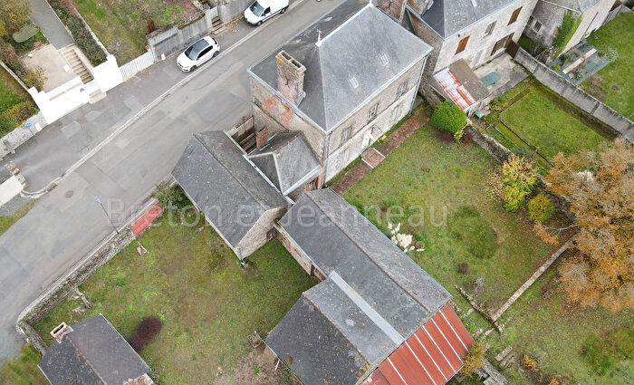 Maison à vendre - Hardanges - 8 pièces - 4 chambres