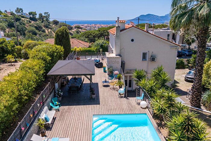 Cannes, Croix des Gardes : Maison 5 pièces à vendre