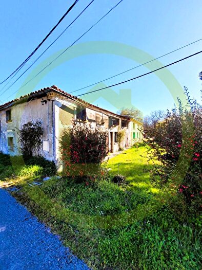 Maison à vendre - Léoville - 8 pièces - 4 chambres