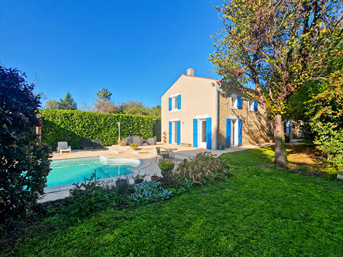 Maison à vendre - Puy-du-Lac - 5 pièces - 3 chambres