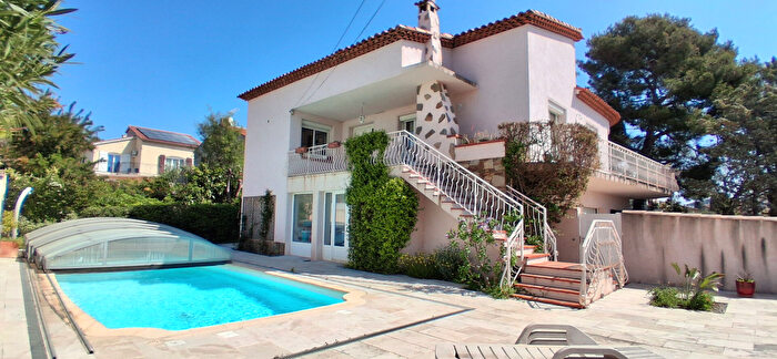 Six-Fours-les-Plages, Roumagnan, Talian, Audibert, Verger : Maison 10 pièces à vendre