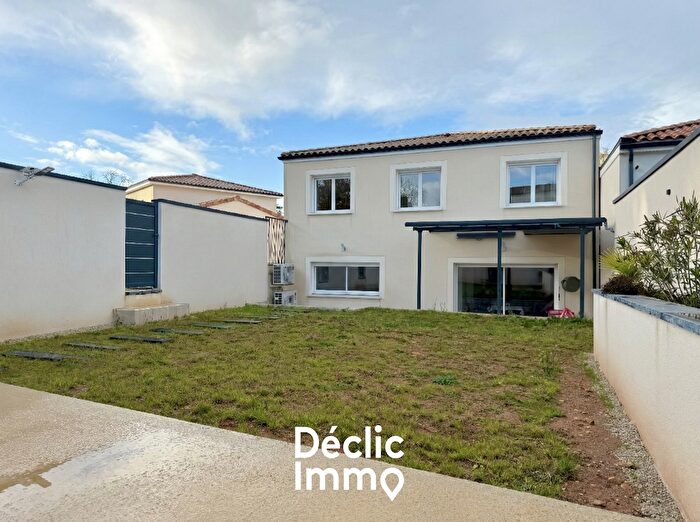 Maison à vendre - Saint-Benoît - 8 pièces - 5 chambres