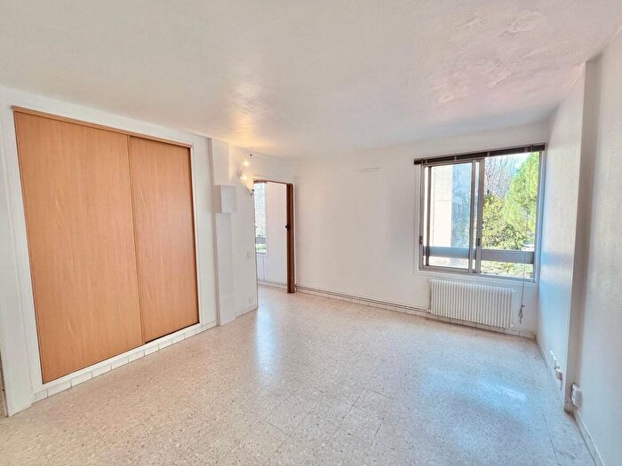 Appartement à louer - Val Saint-André, Arc, La Torse, Aix-en-Provence - 1 pièce