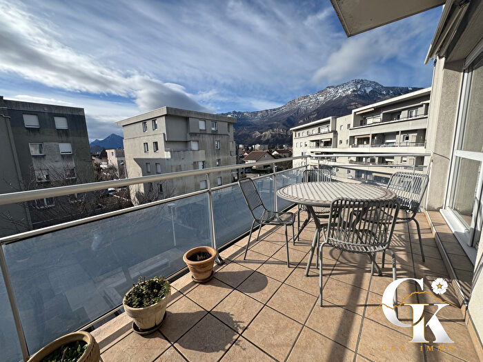 Appartement à vendre - Échirolles, Centre-ville - 4 pièces - 3 chambres