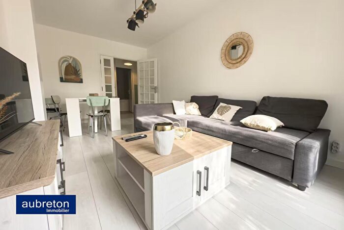 Grenoble, La Capuche, Grands Boulevards : Appartement 4 pièces à louer
