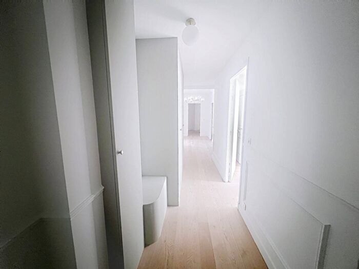 Appartement à louer - Paris ème arrondissement - 6 pièces - 4 chambres