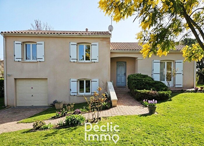 Maison à vendre - Saint-Yrieix-sur-Charente - 5 pièces - 4 chambres