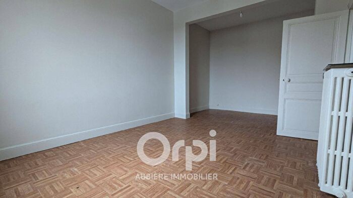 Maison à louer - Chataigneraie-Vallieres, Beaumont - 2 pièces - 1 chambre