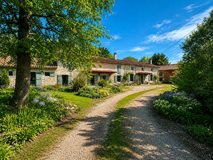 Maison 8 pièces à vendre à Civray