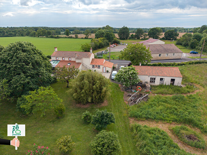 Maison 8 pièces à Moutiers-les-Mauxfaits, à vendre