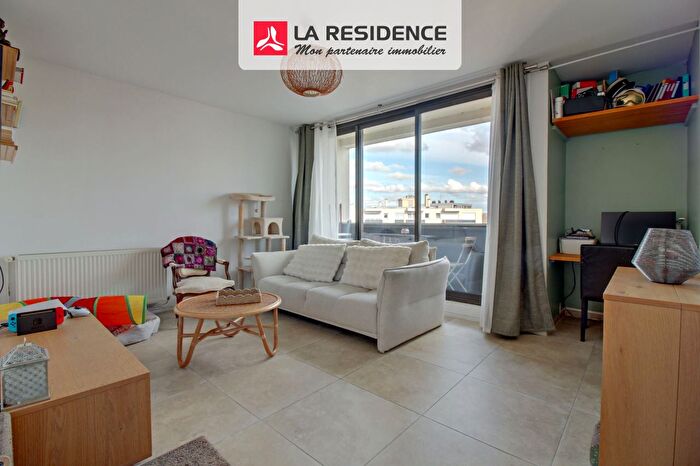 Appartement à vendre - Poissy - 3 pièces - 2 chambres