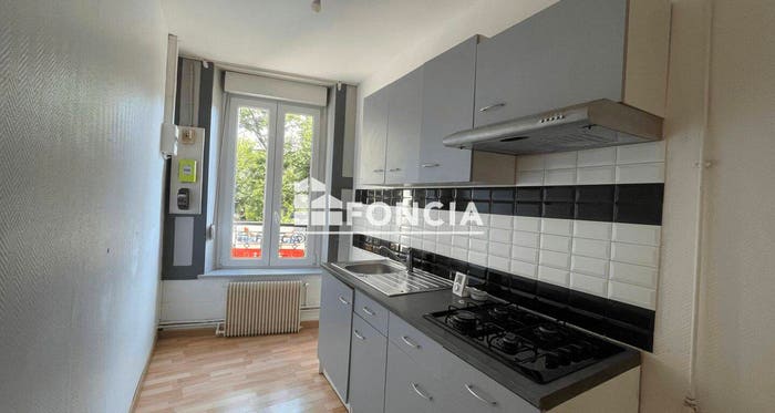 Gare Nord et Ouest, Charleville-Mézières : Appartement 3 pièces à louer