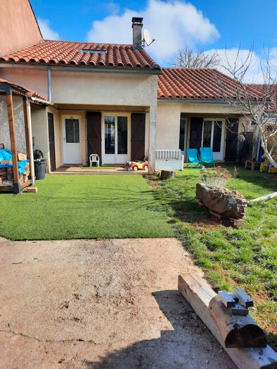 Maison 6 pièces à L'Hospitalet-du-Larzac, à louer