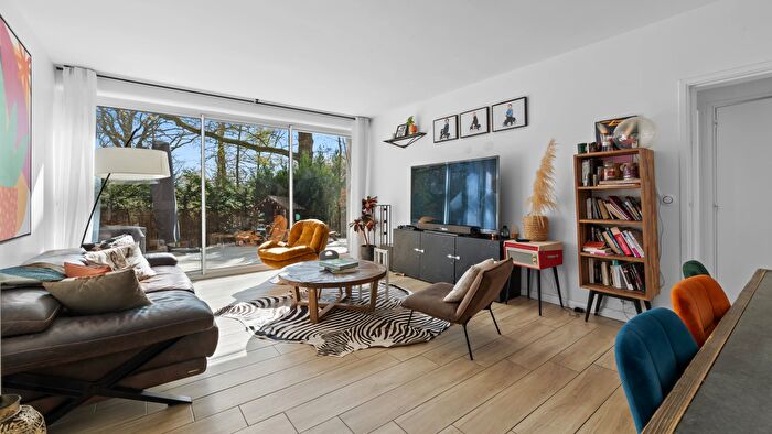 Appartement à vendre - Vaucresson - 5 pièces - 4 chambres