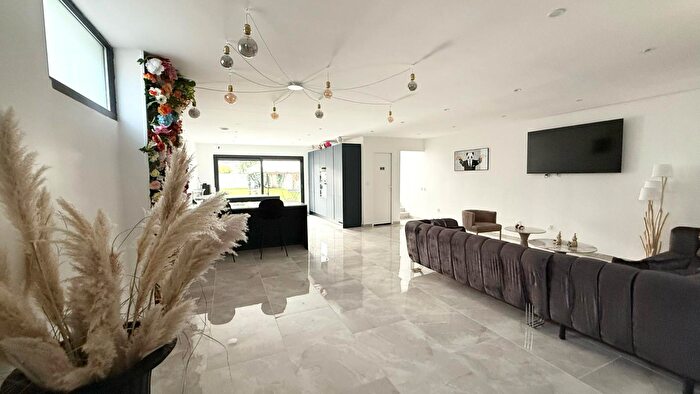 Maison à vendre - Villiers-sur-Marne, Les Stades - 6 pièces - 4 chambres