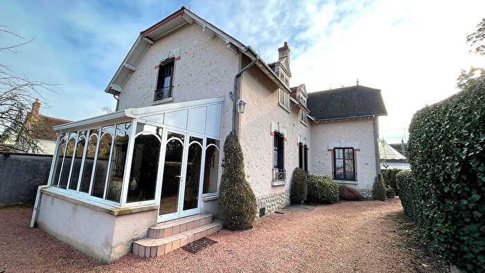 Maison à vendre - Chabris - 8 pièces - 6 chambres