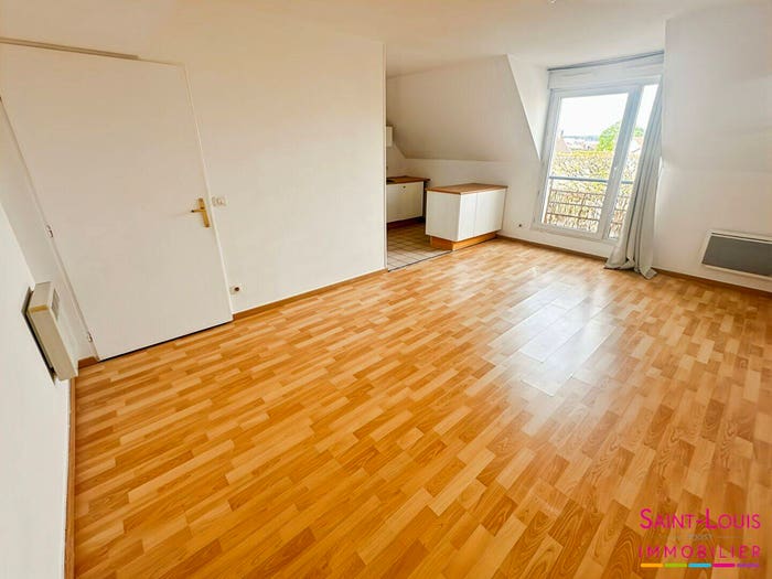 Appartement 1 pièce à Les Capucines, Poissy, à louer
