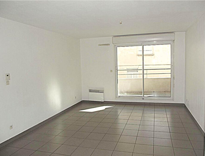 Maisons à vendre et appartements à louer - 1