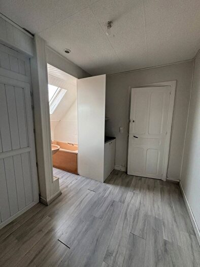 Appartement à louer - Faubourg dIsle-Neuville, Saint-Quentin - 2 pièces - 1 chambre