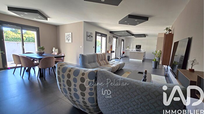 Maison à vendre - Milhaud - 5 pièces - 3 chambres