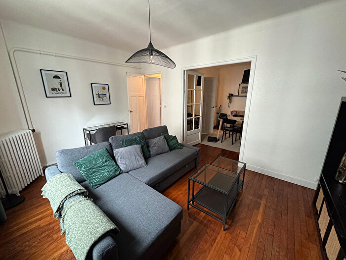 Appartement à louer - Quartiers Centre, Colombier - 2 pièces - 1 chambre