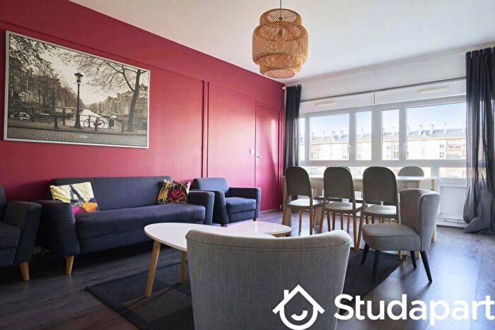 Appartement à louer - Barbâtre-Saint Remy-Verrerie, Reims - 1 pièce - 2 chambres