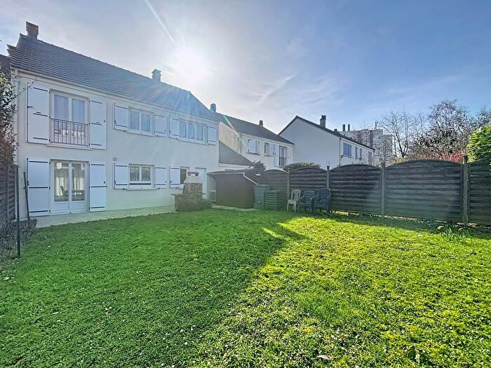 Maison à vendre - Élancourt, Les Petits Prés - 7 pièces - 4 chambres