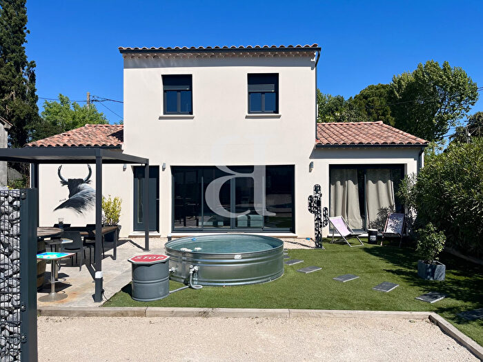 Maison 5 pièces à Saint-Étienne-du-Grès, à vendre