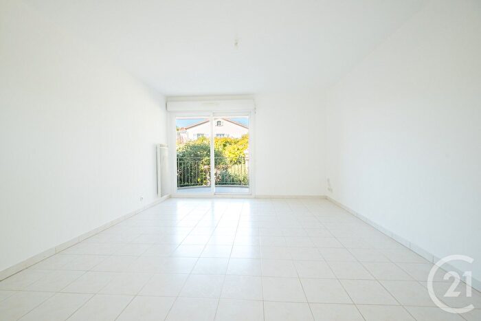 Antibes, Rabiac, Carriat, Les Semboules, Les Brusquets : Appartement 3 pièces à vendre