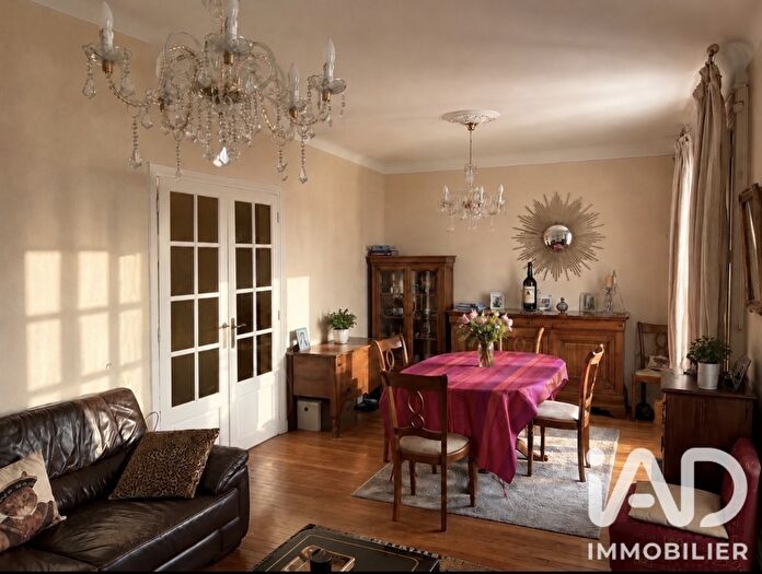 Bourg-la-Reine, Fontaine, Grelot : Appartement 4 pièces à vendre