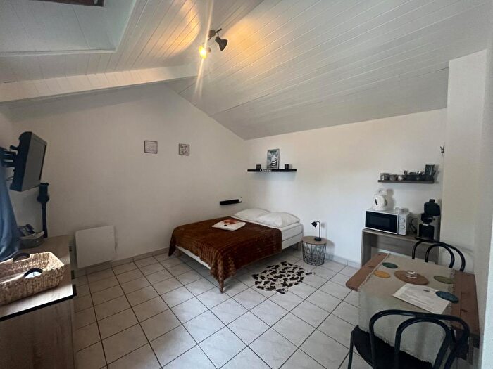 Maison 1 pièce à Sulniac, à louer
