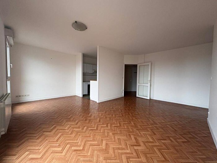 Appartement 2 pièces à Centre Ville-Les Marins, Châteauroux, à louer