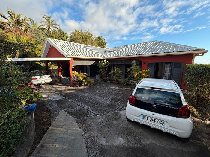 Les Trois-Bassins, Centre-ville, Bois de Nèfles - Maison 5 pièces à vendre